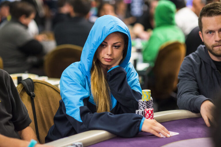 Life of Samantha Abernathy: Wealth, Significant Gains and Losses, and ...